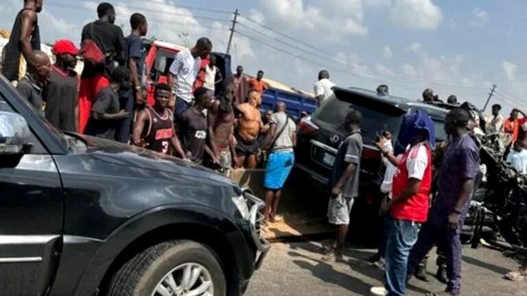 Anthony Joshua implicat într-un accident grav cu pierderi de vieți în ...