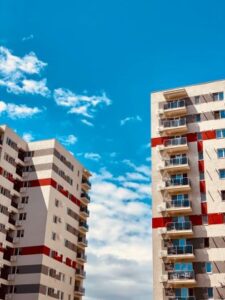 Piața imobiliară din București și cele mai mari orașe în 2025: sectorul ...